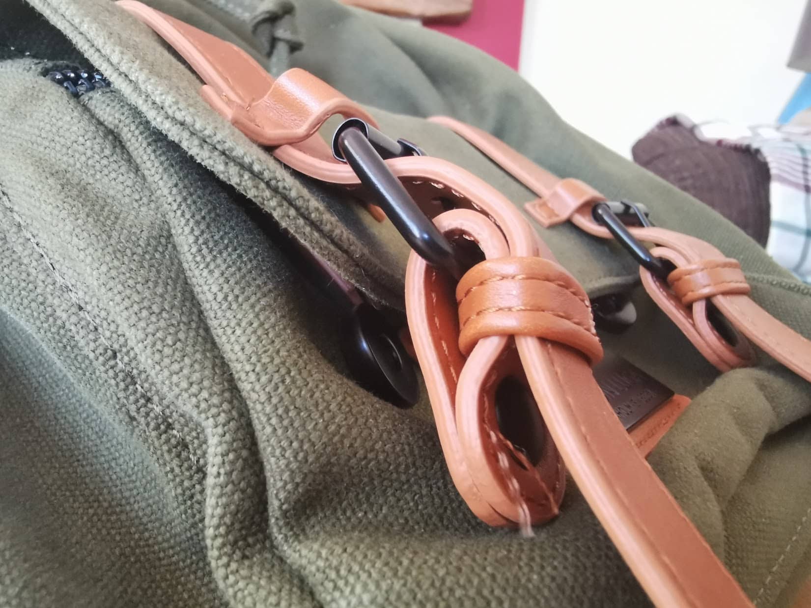 Gaston Luga Clässic Backpack Review – A stylish and spacious backpack ...