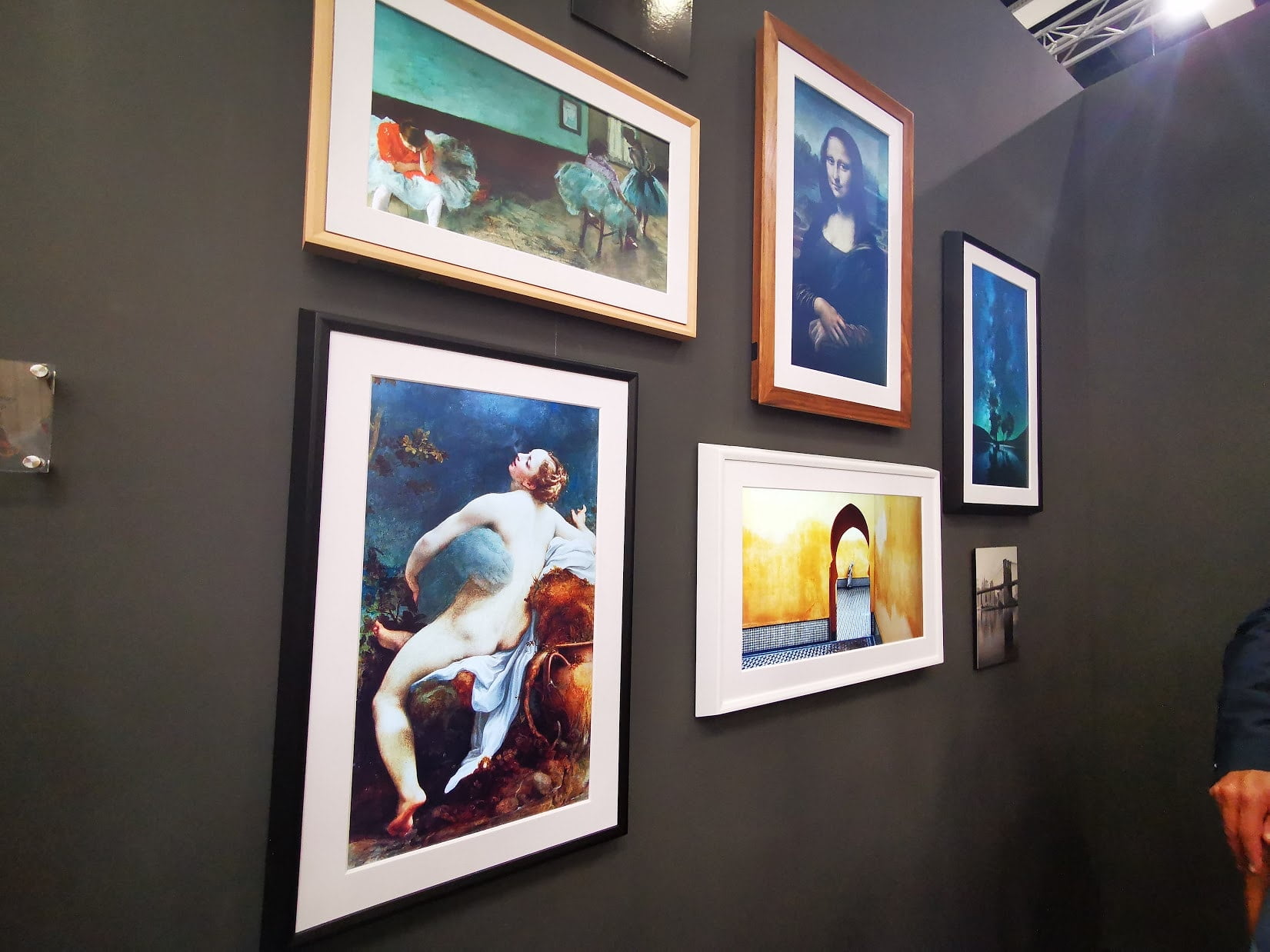 Netgear Meural Canvas II launched at IFA - A digital art canvas with ...