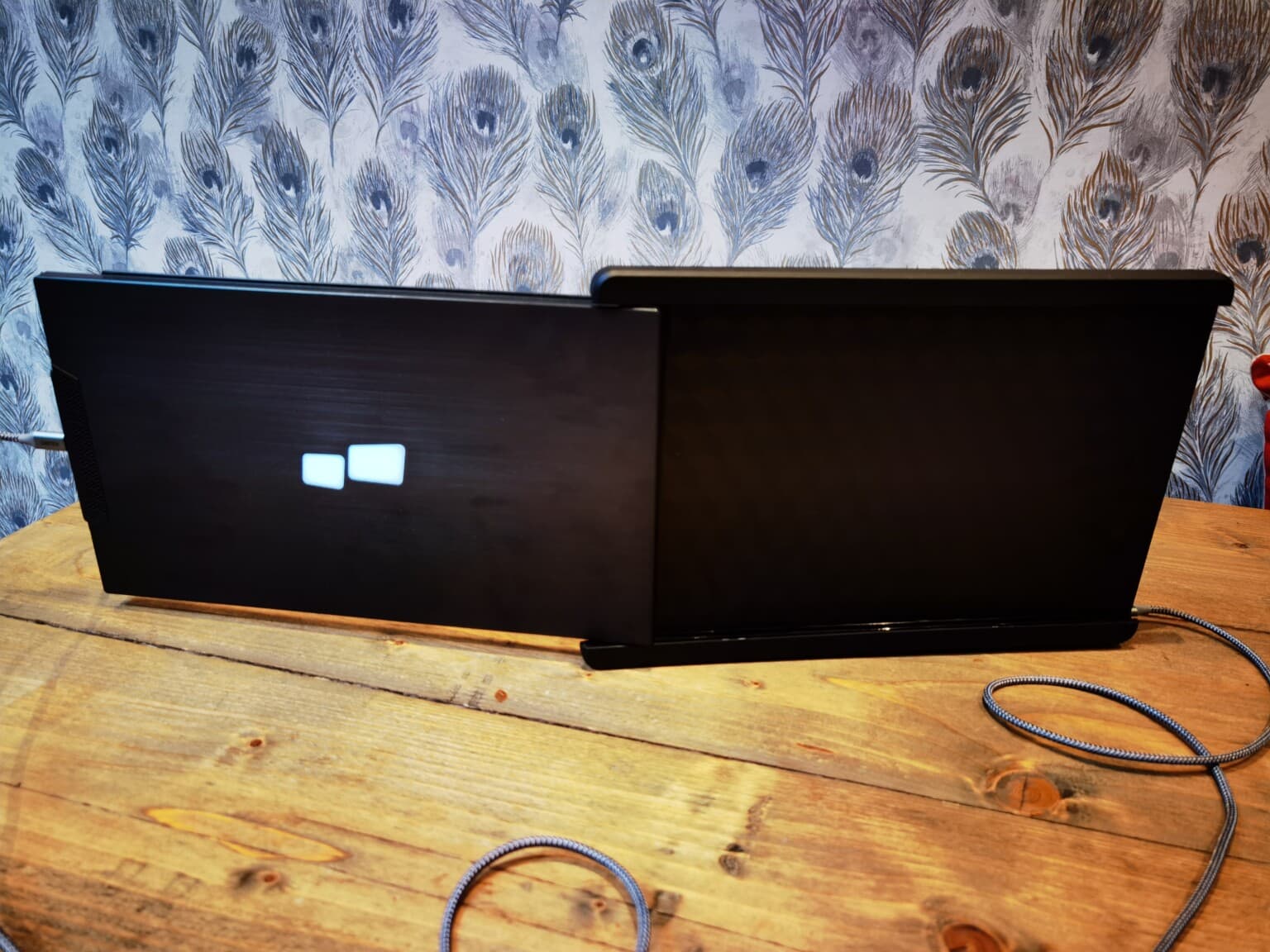 Mobile Pixels Trio Portable Monitor For Laptops Review – Make your ...