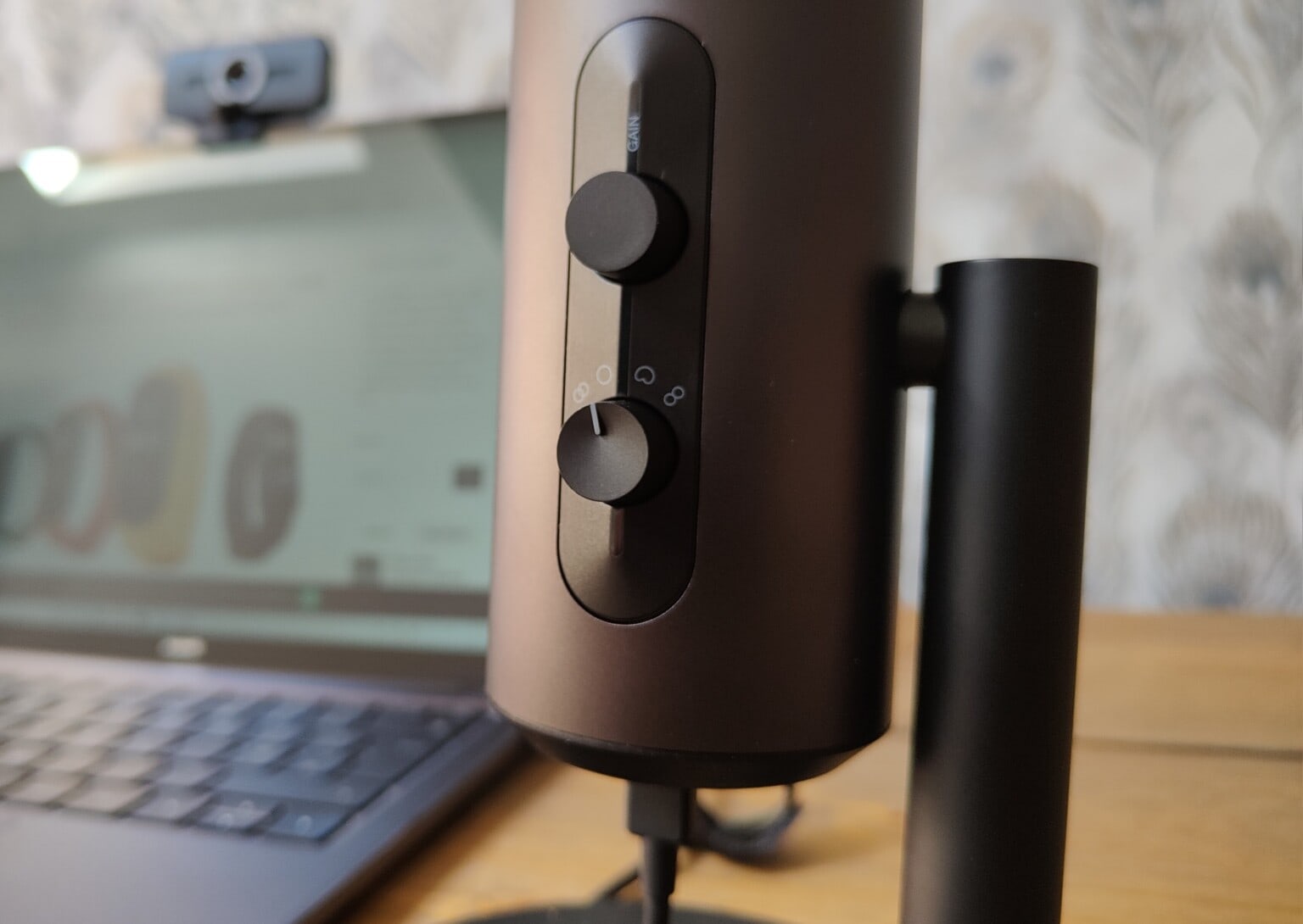 EPOS B20 Review – A 24-bit 48KHz USB streaming microphone with multiple ...