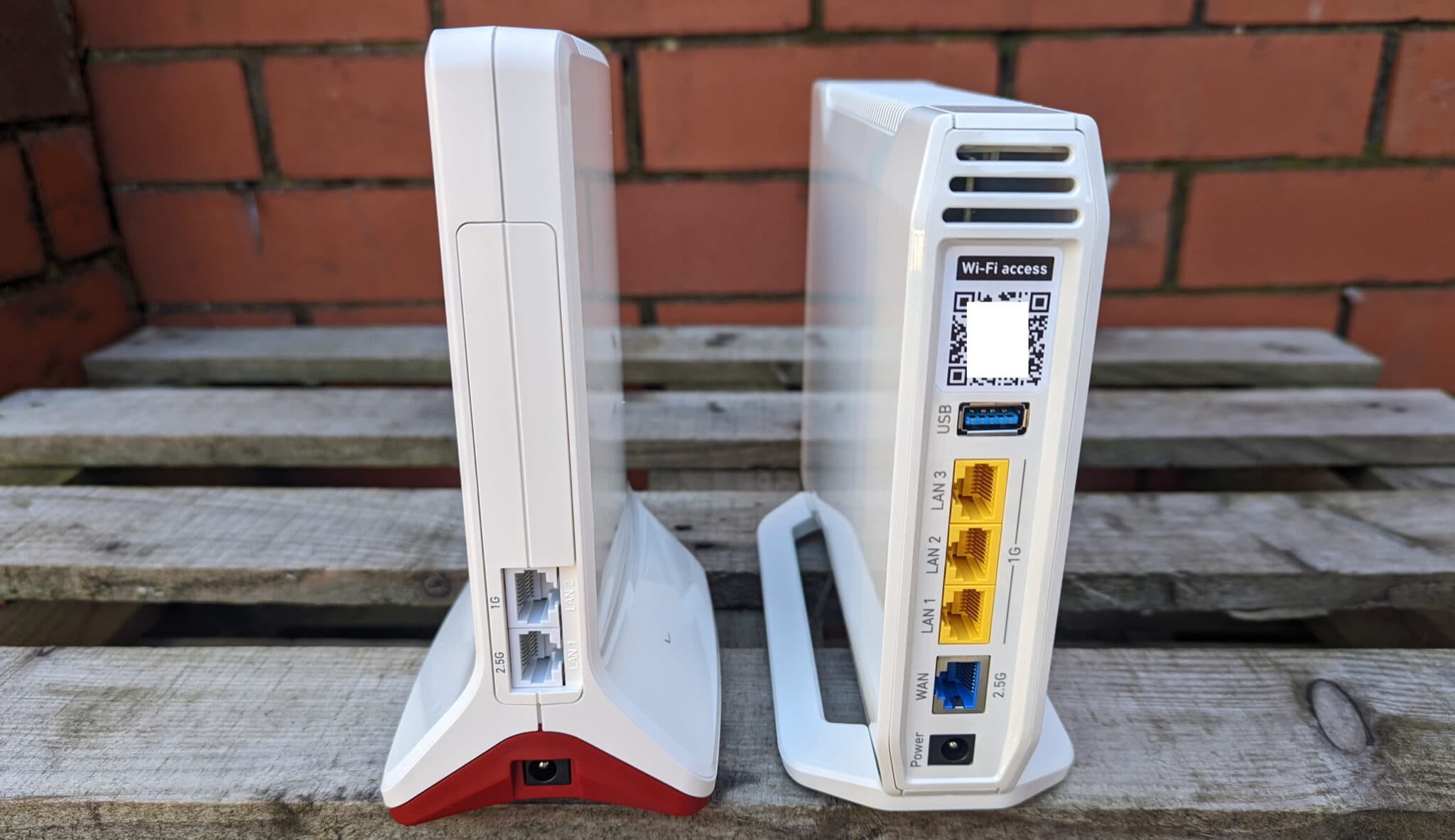FRITZ!Repeater 6000 Review – Tri-band WiFi 6 mesh repeater with 2.5GbE