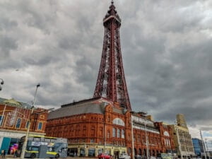 Honor 70 Review – The new 54MP Sony IMX800 camera helps this stand out ...