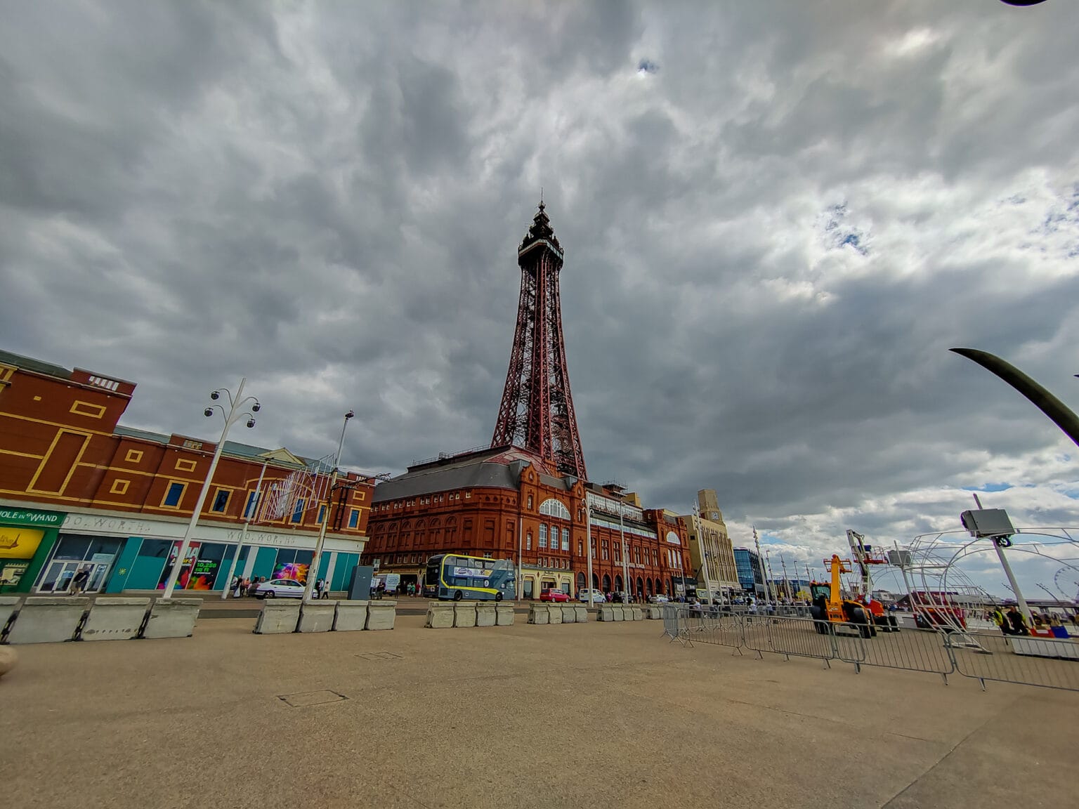 Honor 70 Review – The new 54MP Sony IMX800 camera helps this stand out ...