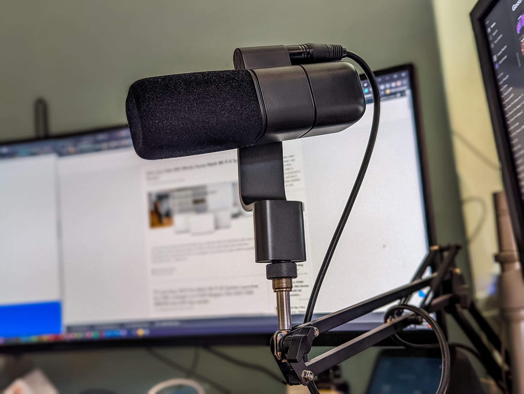 Logitech for Creators Blue Sona Microphone Review - A dynamic XLR ...