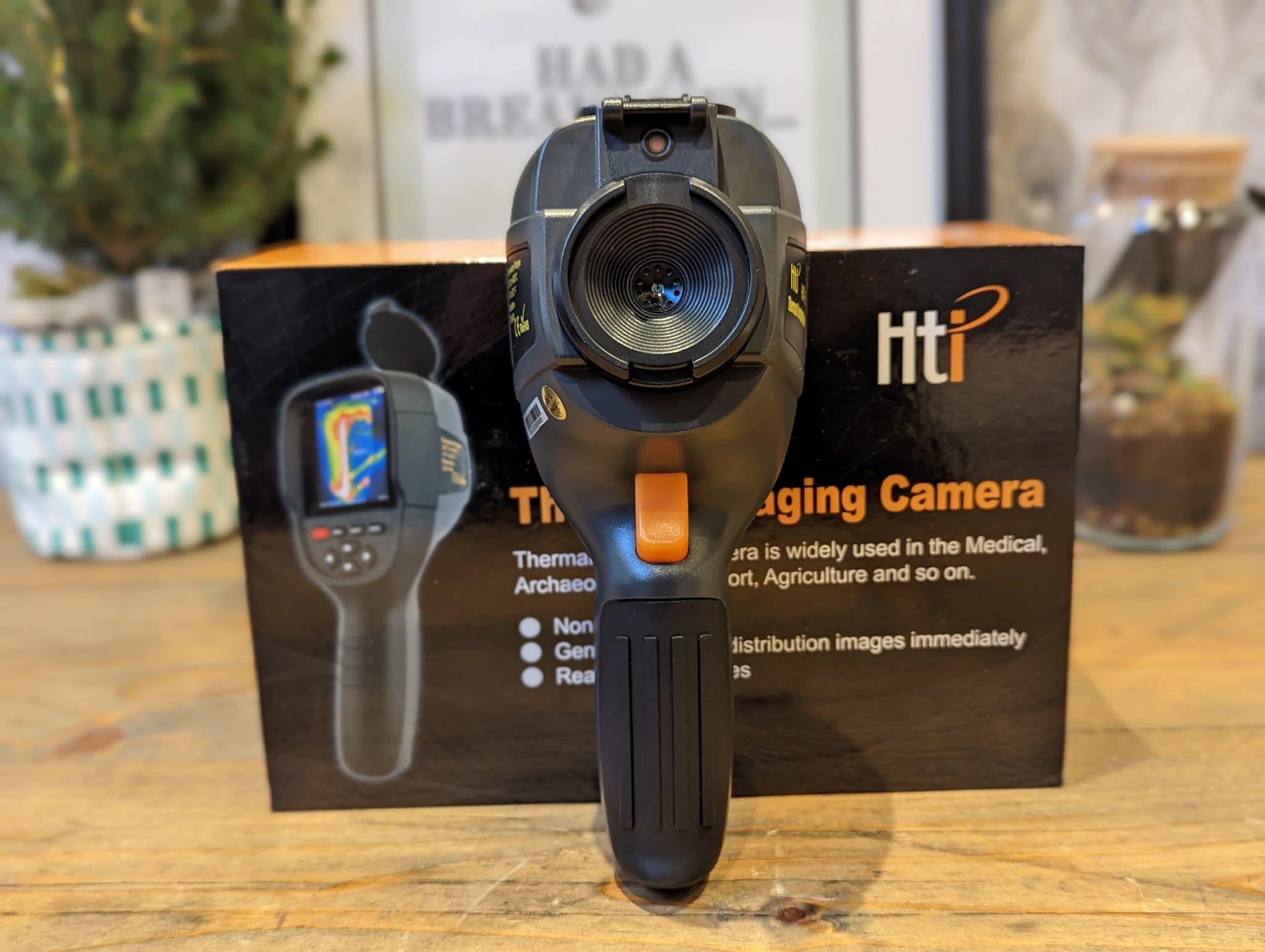 Using a thermal camera to reduce draughts & heating costs: HTI-Xintai ...