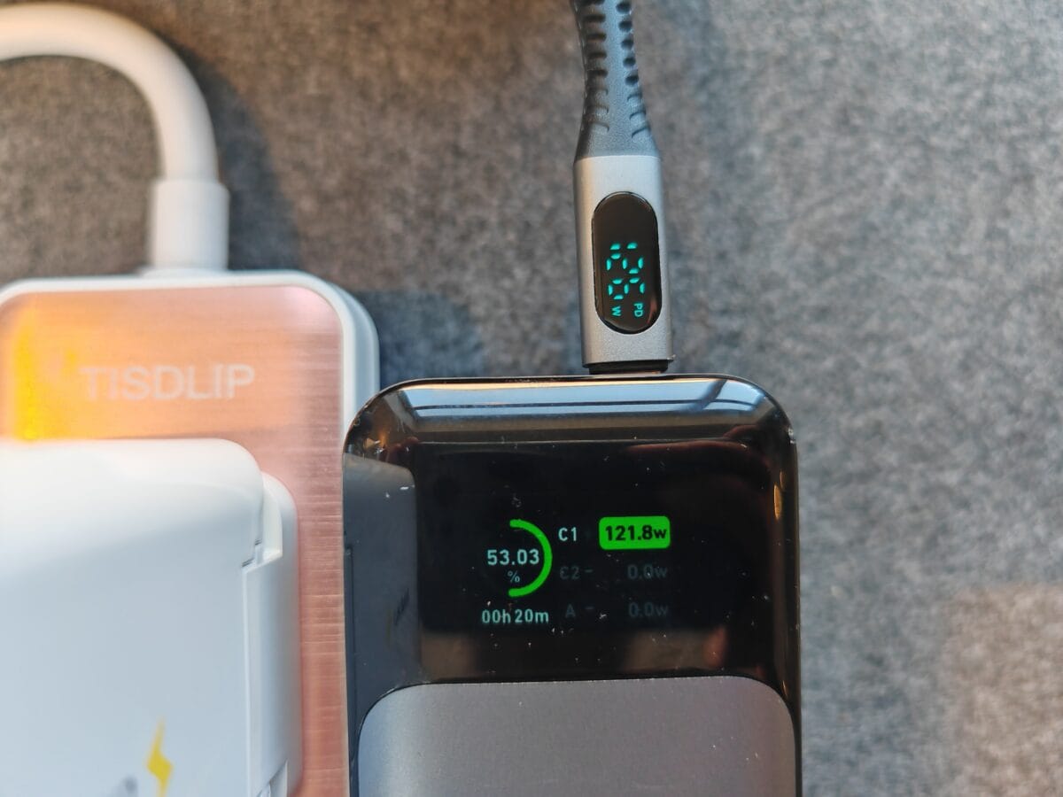 Chargeasap Zeus 270W GaN Charger Review – The best power delivery ...