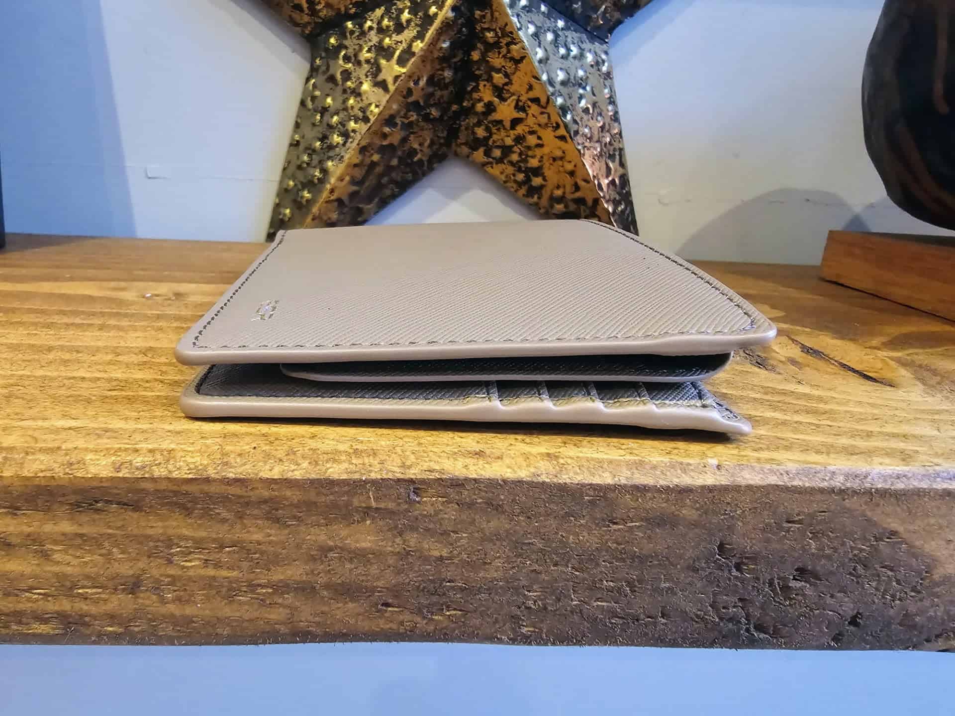 ESR Geo Wallet with Apple Built-in Find My Review