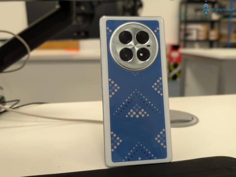 Infinix E-Color Shift 2.0 Review – Testing the AI colour-changing back ...