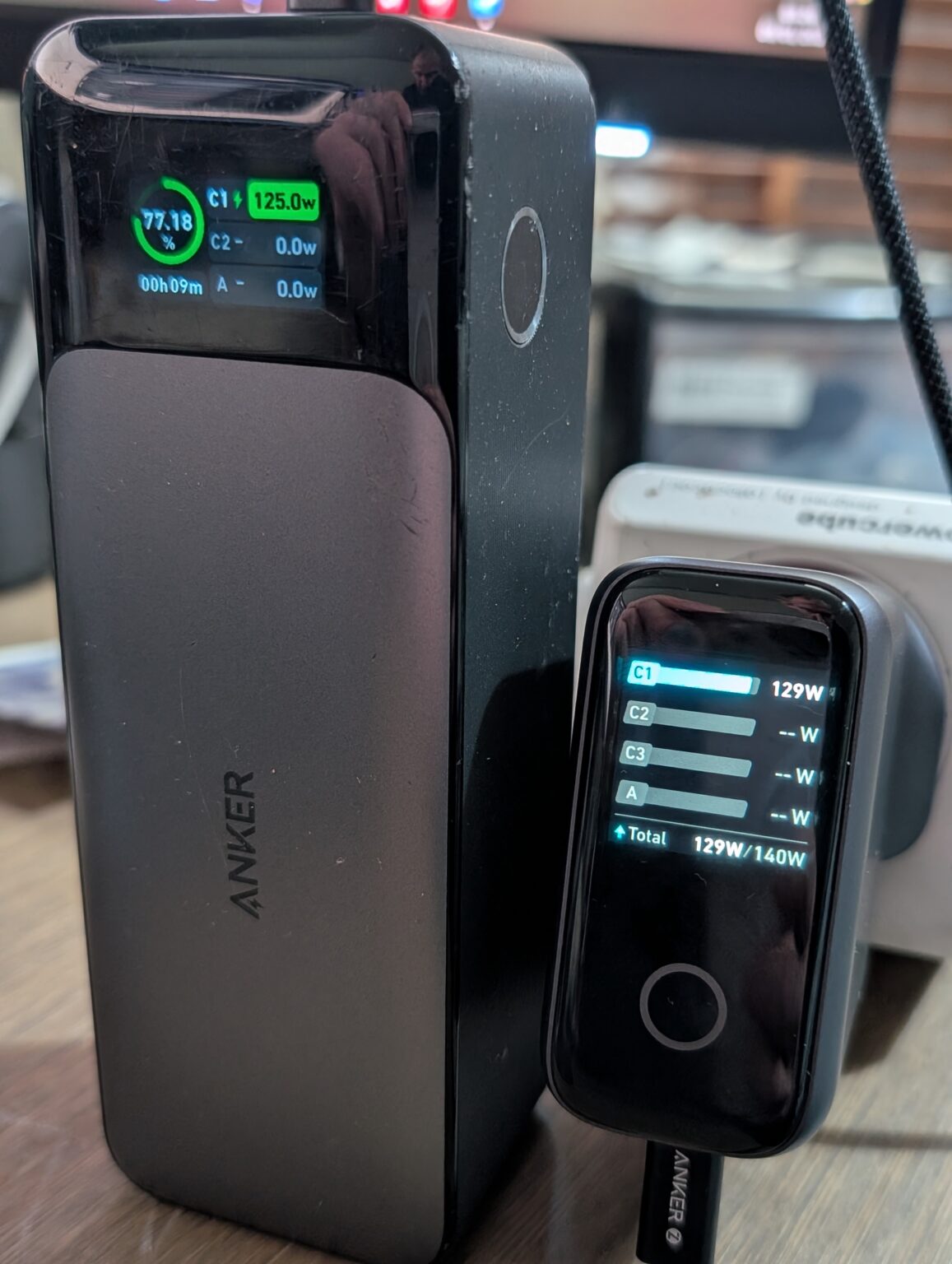 Anker 140W Charger with 4 ports Review - Zolo 4-Port 140W Wall Charger