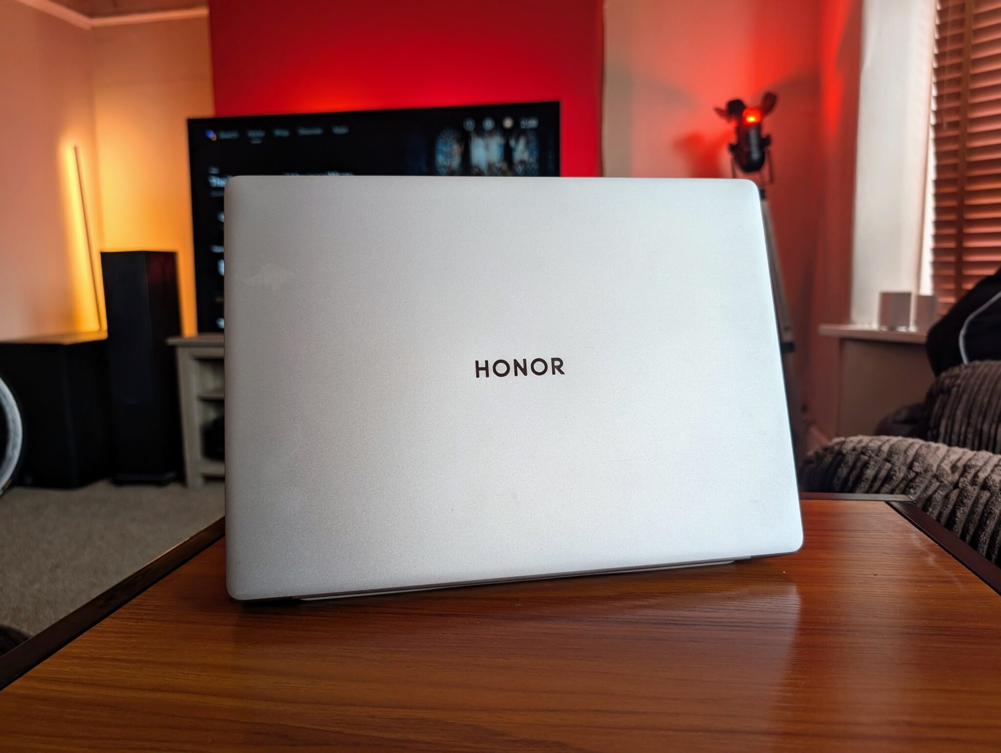 Honor MagicBook Pro 14 Review – 14.6” 3.1K OLED + Intel Core Ultra 9 7 285H